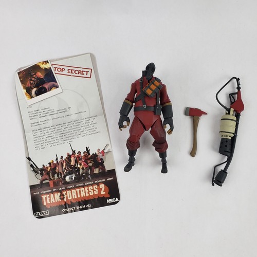 Team Fortress 2 NECA Pyro Action Figure W/ Accessories Collectible Toy ...