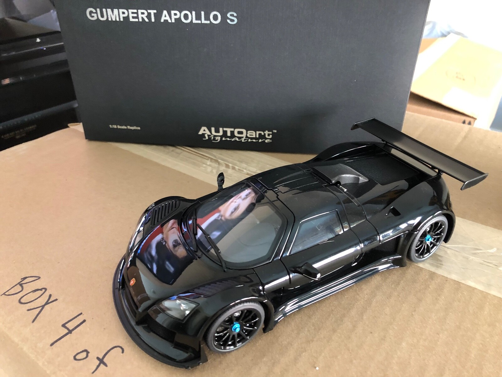 Gumpert Apollo Black Wallpaper