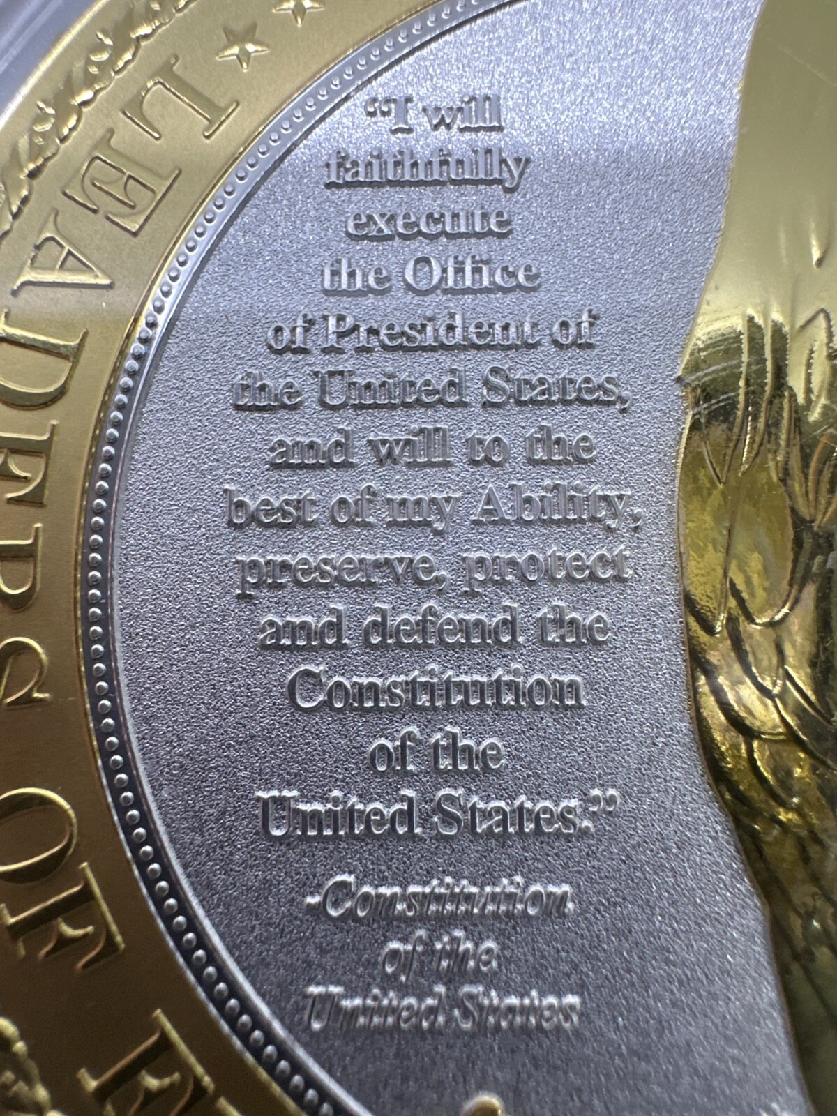 Donald Trump Commemorative Coin 4oz 2.75" - 45th President w/Golden ...