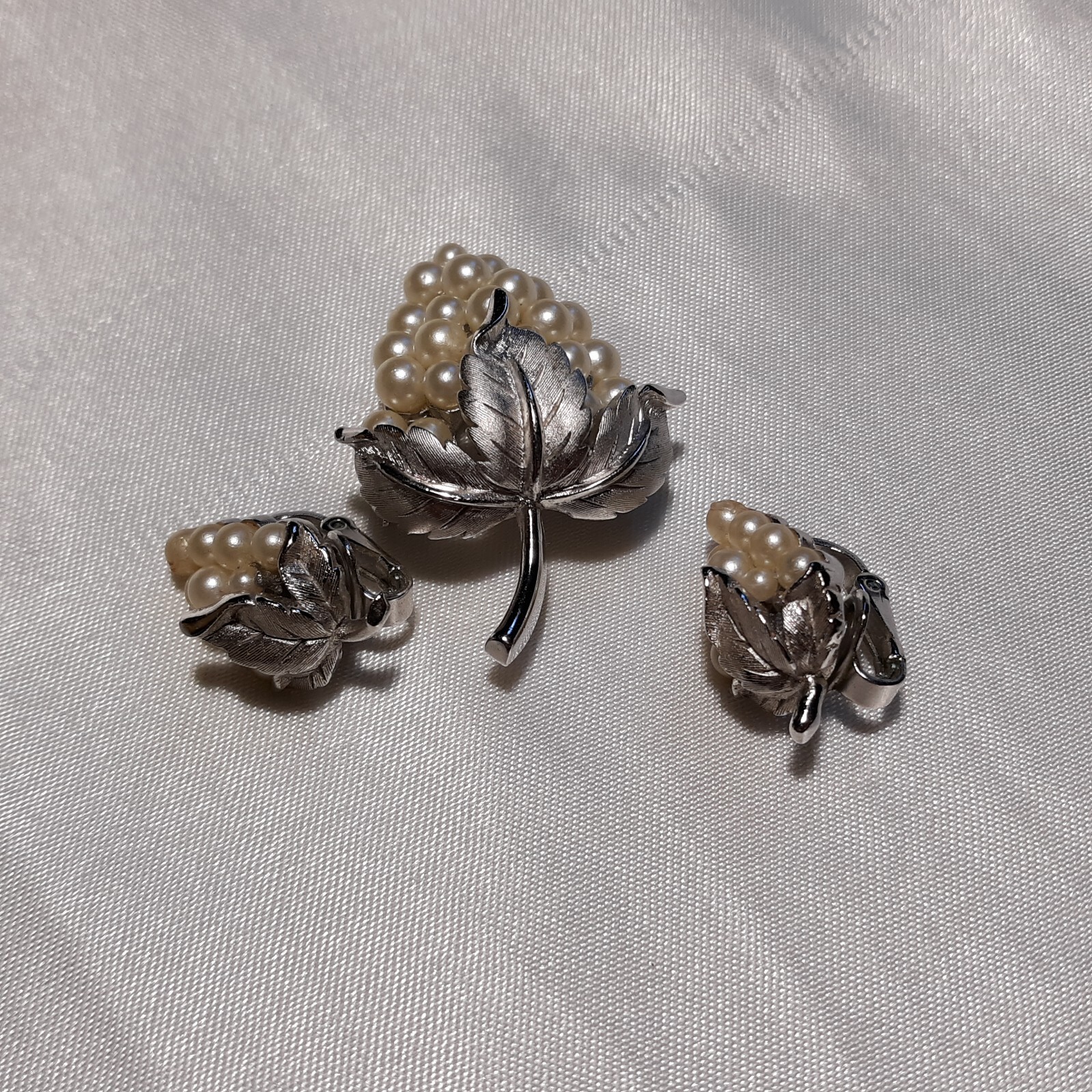 C1940s Alfred Philippe Design Crowned Trifari Pearl & Silver Earrings ...