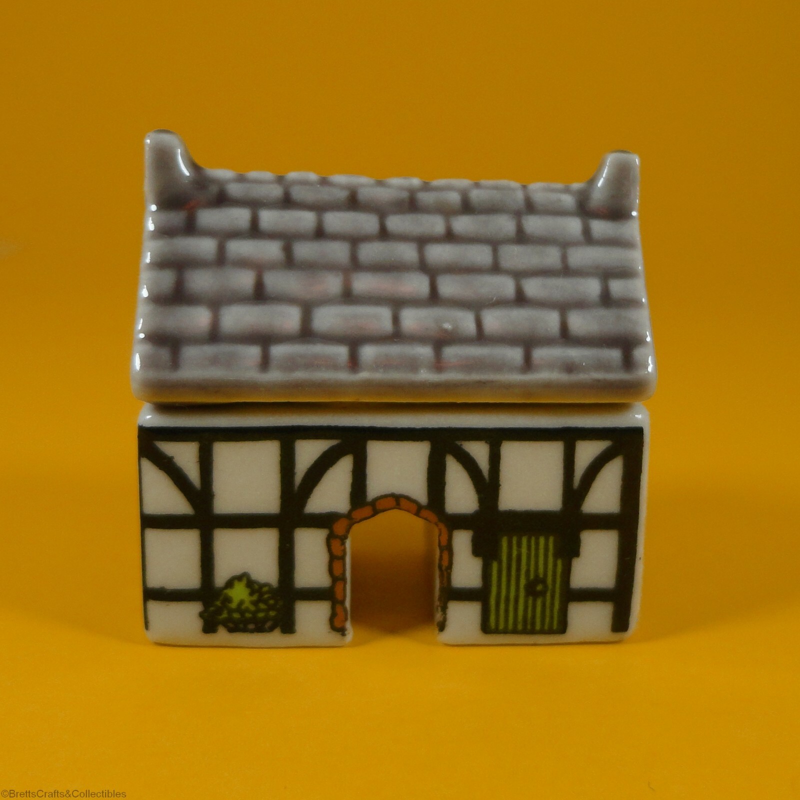 Wade Whimsies (1988) Village of Broadlands Series - #1 The Coach House ...