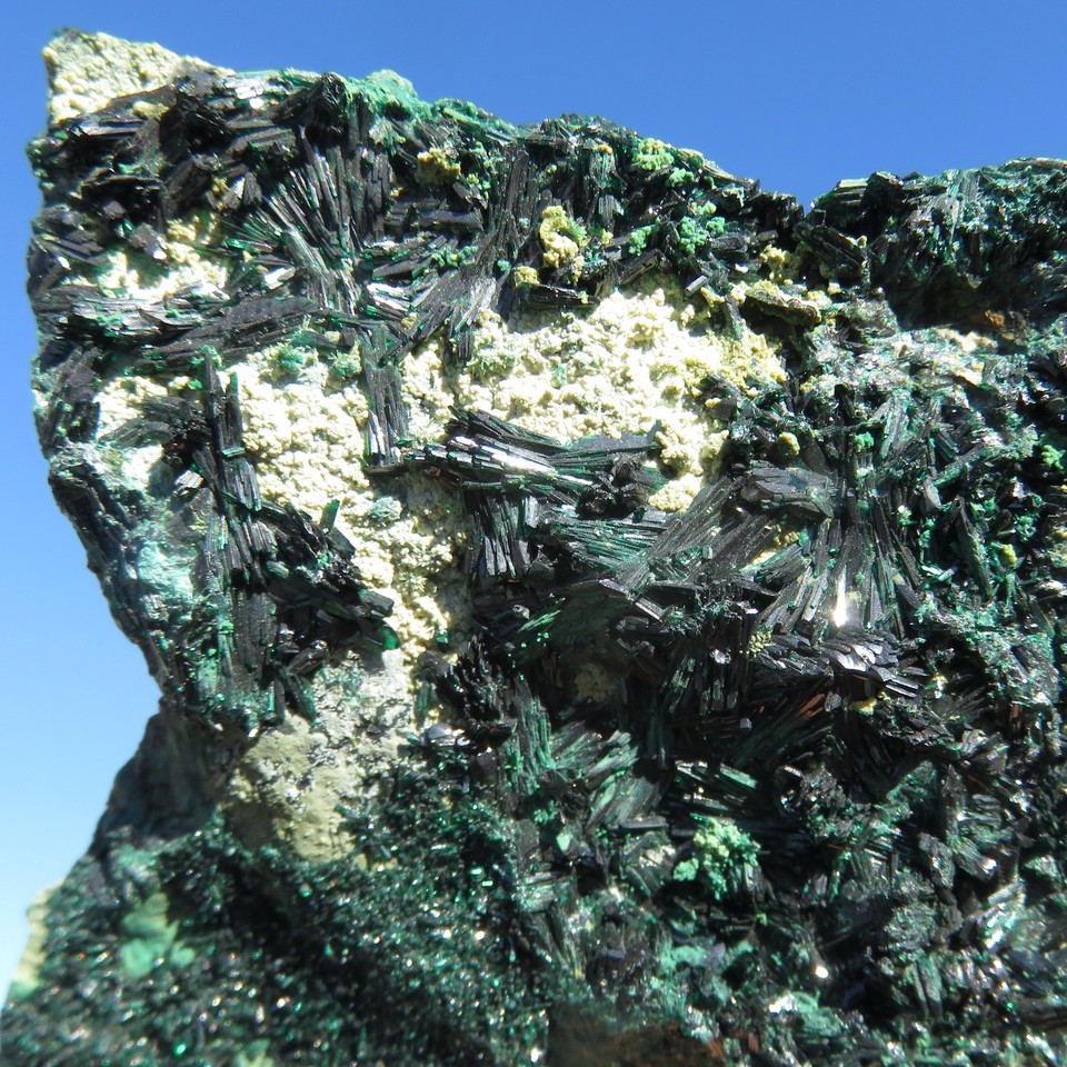 Minerali *** RARA ATACAMITE VERDE in CRISTALLI su MATRICE Cile | eBay