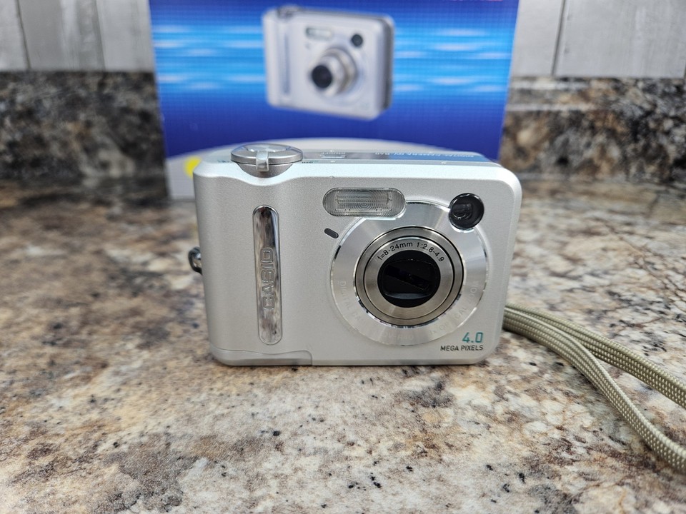 Casio QV-R40 Digital Camera 4MP Silver Y2K Retro Digicam Tested Working ...