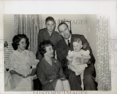 1962 Press Photo Captain Charles Bock and family pose in their ...