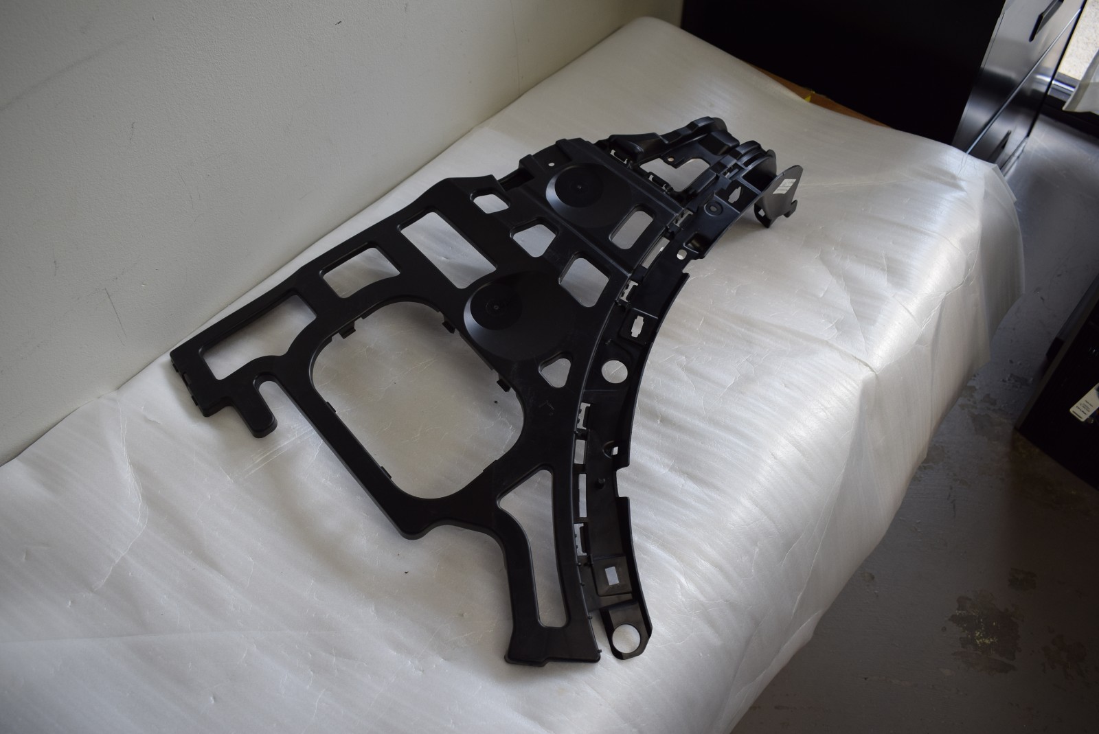 15-17 PORSCHE Cayenne Rear Bumper-Guide Left 95850537850 OEM | eBay UK