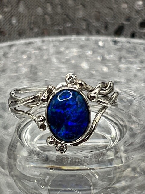 Black Opal Dean Harris Ring, 1.25 carat cabochon, 18 K, excellent ...