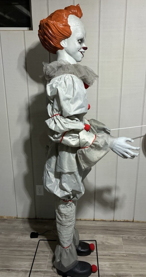 6 Ft Tall Life Size IT Pennywise Animatronic Halloween Prop | eBay