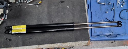 HITACHI 30U0 + 20U1 UNISIA GAS SPRINGS OPEN EYE TO EYE 550mm closed ...