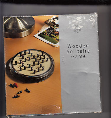 WOODEN SOLITAIRE GAME, SWIVEL STORAGE CASE HOLDS 33 PEGS EUC - GREAT ...