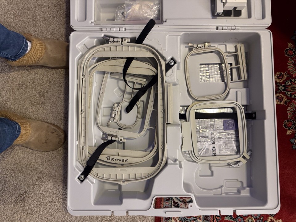 Brother Innovis 6000d Embroidery AND Sewing Machine Excellent Condition ...