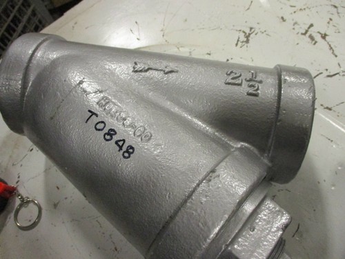 Mueller Wye Strainer 2-1/2" 250 SWP 400 WOG Threaded .062 Perforation ...