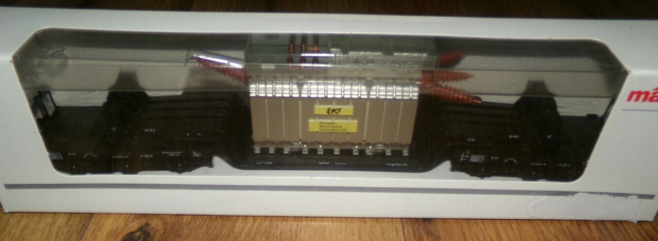 Marklin HO 4617 Low Depressed Well Wagon with Transformer Train in ...