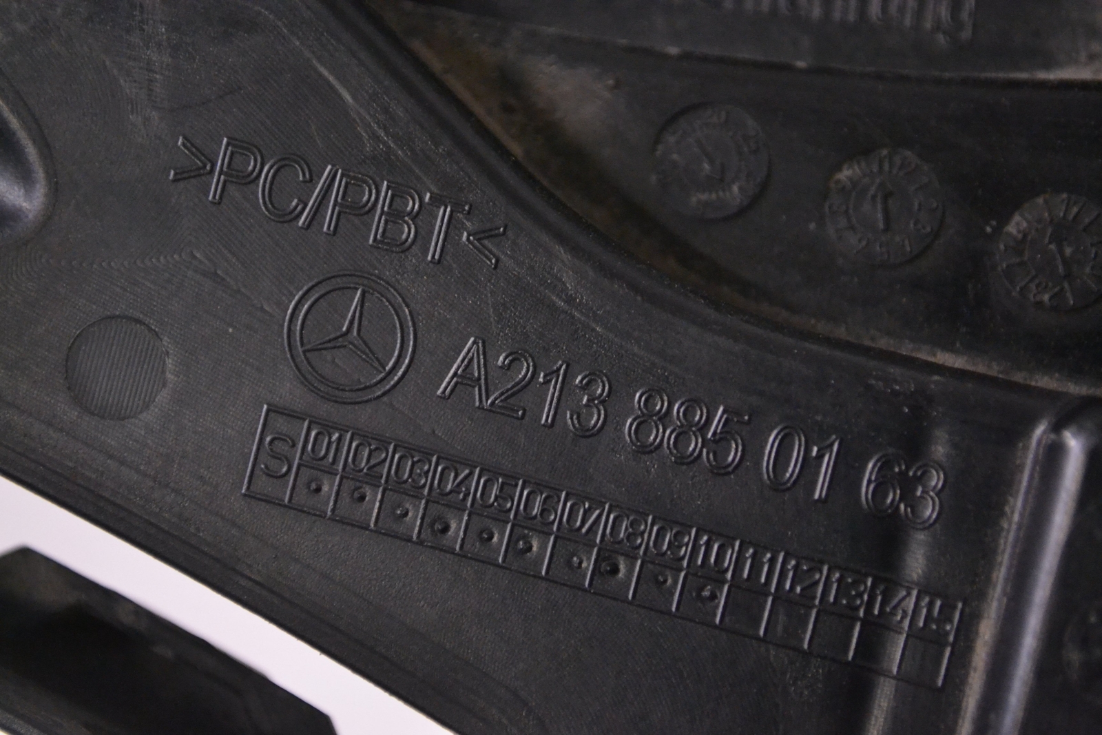 MERCEDES E W213 2015 RHD Stoßstangenhalterung hinten links A2138850163 ...