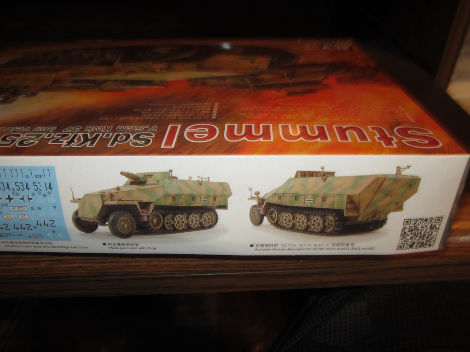 AFV Club AF35278 1:35 Stummel Sd.Kfz. 251/9 Ausf. D Tank Plastic Model ...