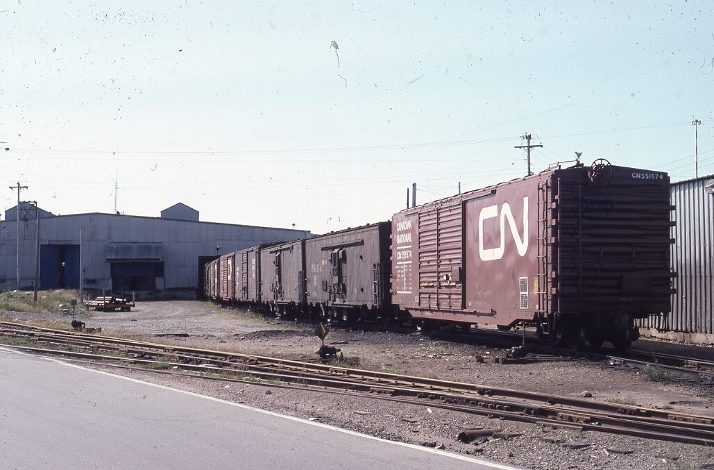 CN CANADIAN NATIONAL Railroad Train Boxcars Original 1981 Photo Slide ...