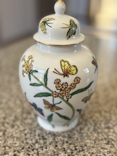 Vintage 6.5 inch tall Ginger Jar Gold Trim With Lid Butterflies Flowers ...