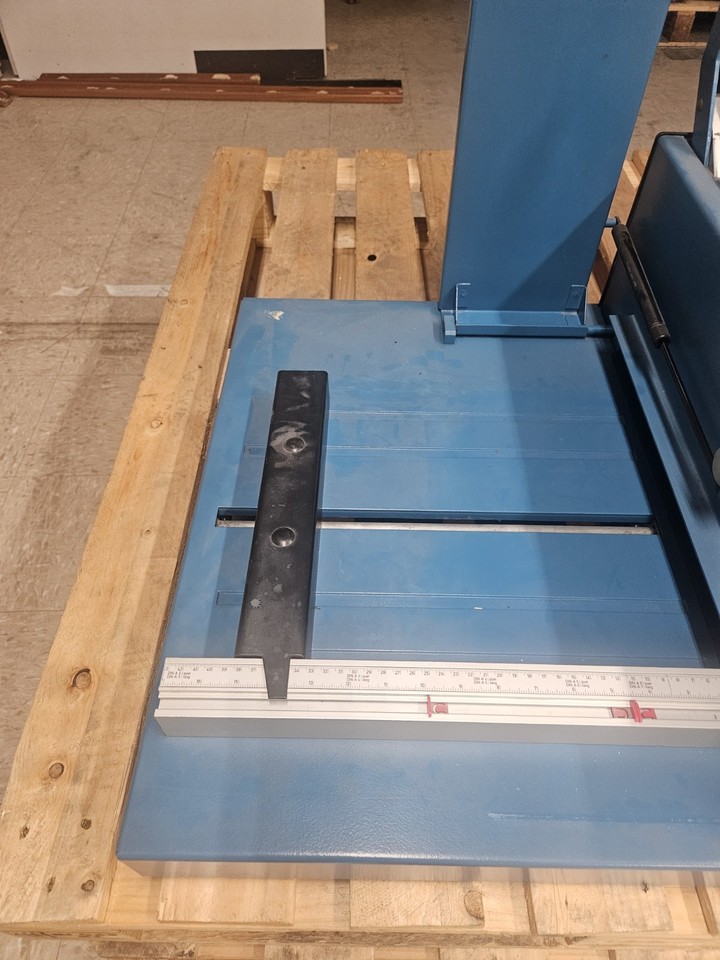 Dahle 544 Heavy-Duty Stack Cutter / Guillotine with Stand –Excellent ...