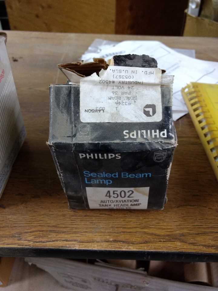 28 Volt, LIGHT, HEADLIGHT, LAMP, SEALED BEAM, PHILIPS 4502 | eBay