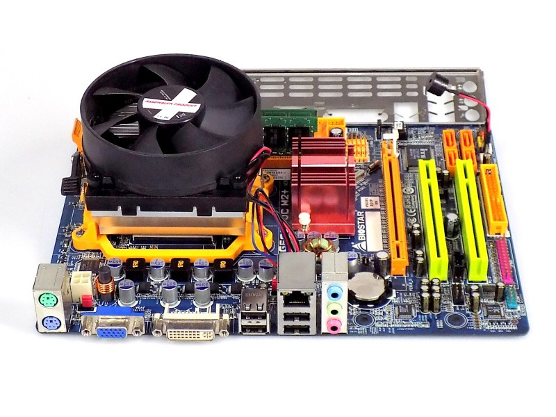 Mainboard CPU RAM Bundle: Biostar GF8200C M2+/ AMD Athlon 64 X2 5000 ...