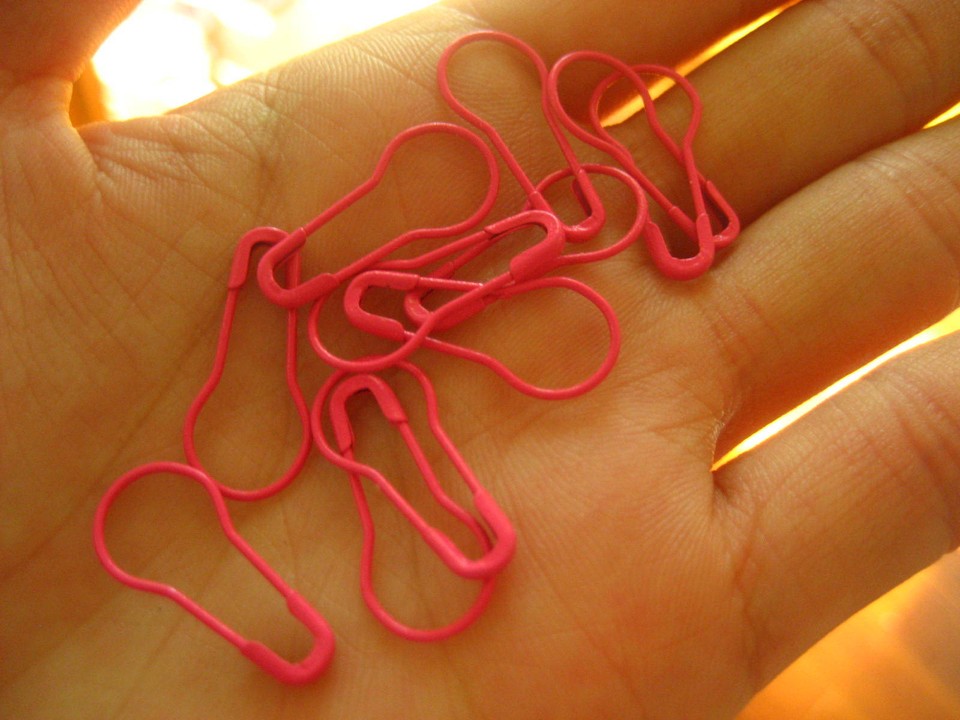 assorted Calabash Shape Safety Pin Pear Gourd Shape Coilless tag ...