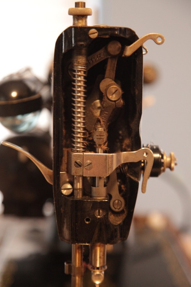 Singer 66-16 Sewing Machine *FOR PARTS/REPAIR (READ)* | eBay