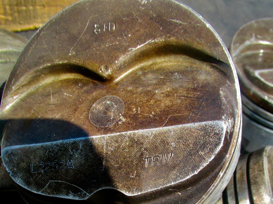 TRW Power Forged L2252 STD .220 Domed MINT USED pistons Set RARE TO ...