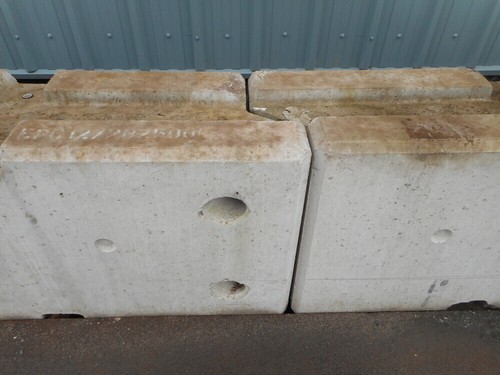 Used Tvcb Temporary Vertical Concrete Barrier - Block - Flood ...