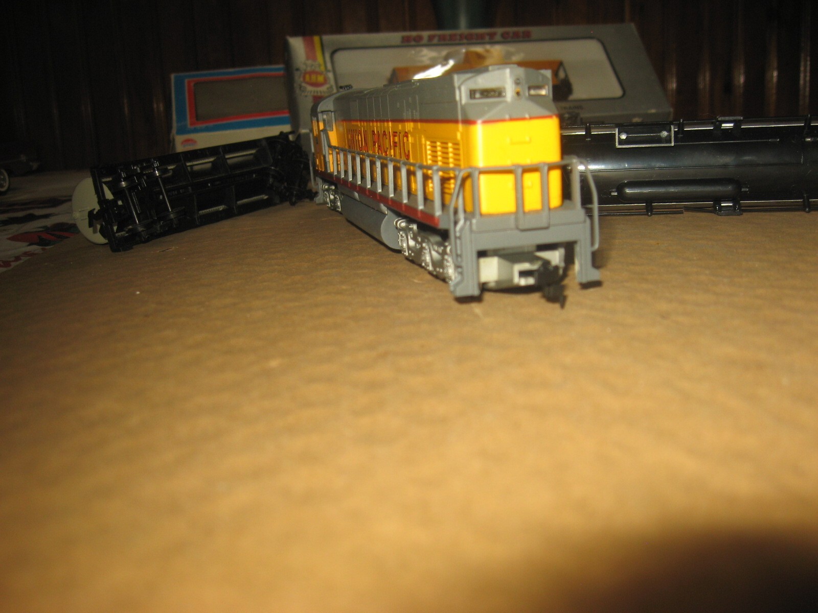 model train HO scale diesel locomotive used with cars | eBay