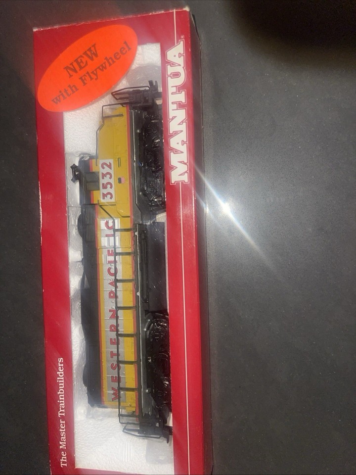 Mantua HO Scale Western Pacific GP20 Locomotive #3532 – NEW w/ Flywheel ...