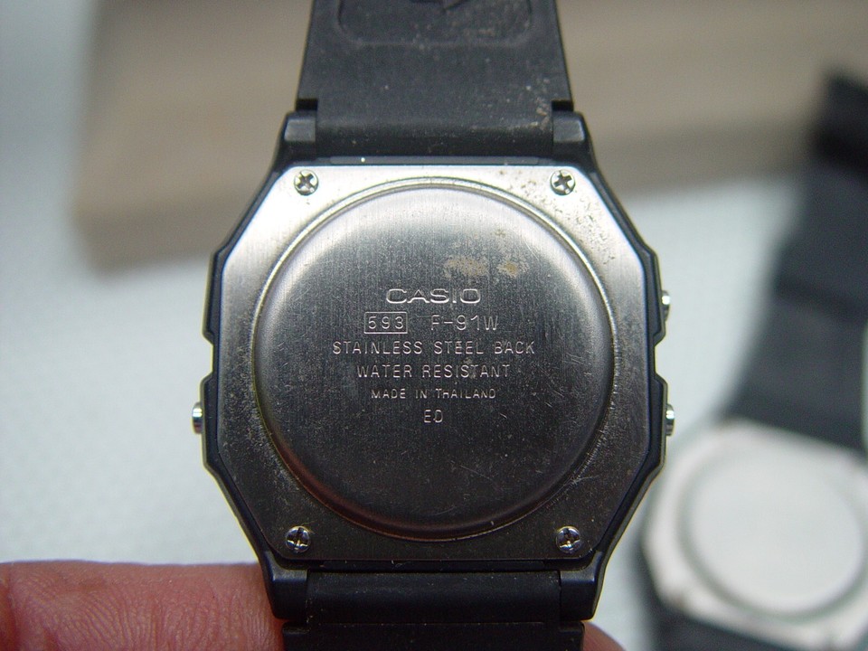 Two (2) Vintage 1990s CASIO F-91W (593) Men’s 35mm Digital Watches ...