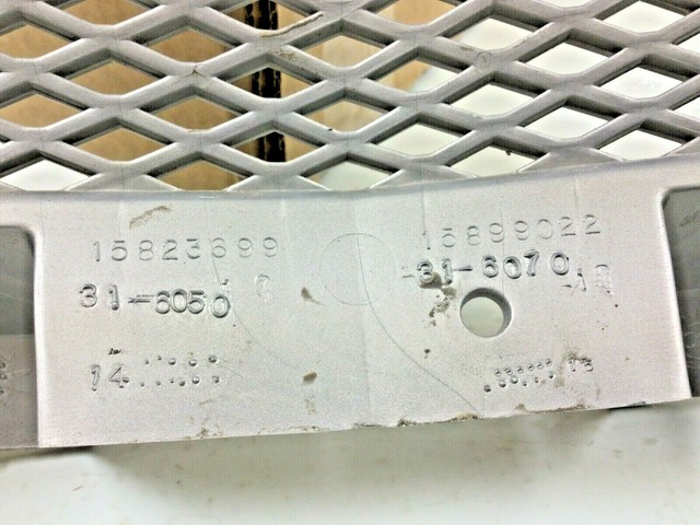 OEM GM Front Upper Center Grille Silver 08-12 Chevrolet Malibu 15899022 ...