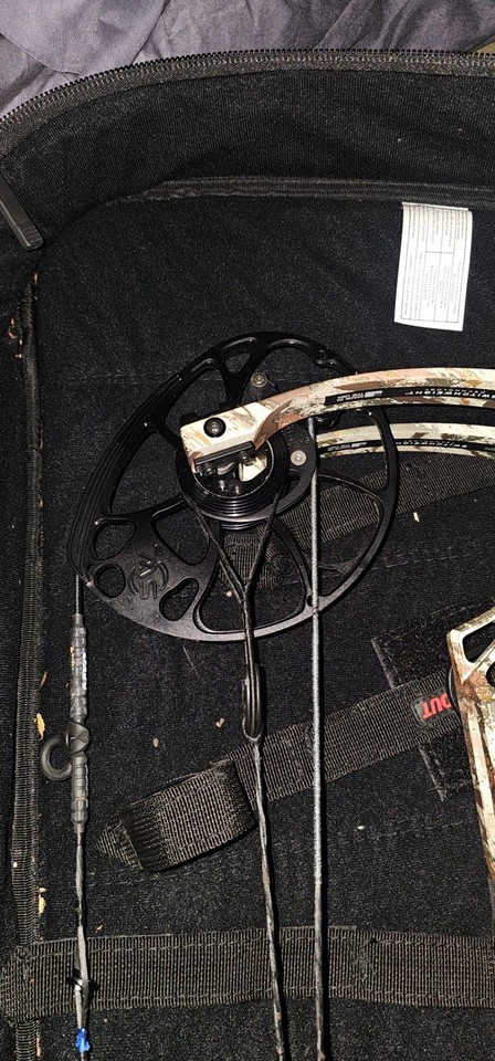 Mathews V3 27 Compound Bow. Right Hand. 60-70lbs. 28" Draw | eBay