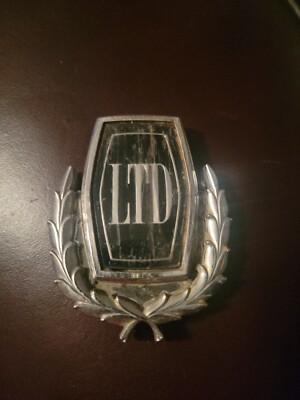 1975 FORD LTD EMBLEM. OEM 75 BROUGHAM LANDAU | eBay