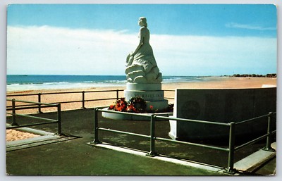 Marine Memorial Statue at Hampton Beach, New Hampshire Chrome Postcard ...
