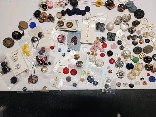 Lot Of Vintage Sewing Buttons Collectible | eBay