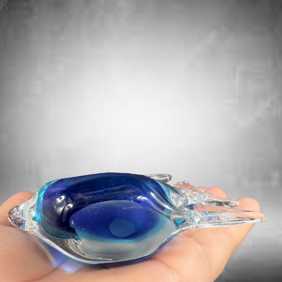 Whimsical Art Glass Fish Figurine Paperweight With Blue Light Blue ...