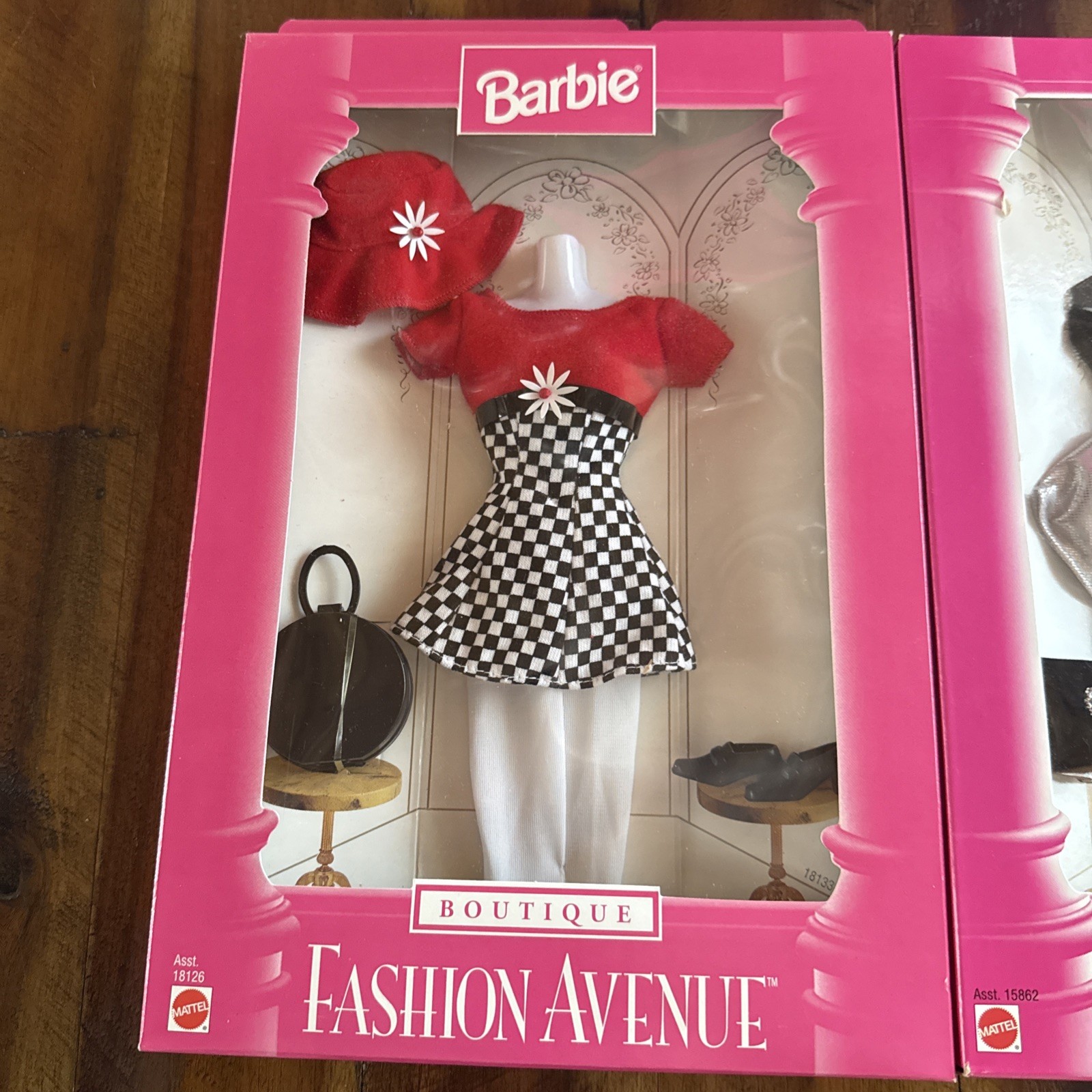 2 Barbie Fashion Avenue #18126 Boutique Red black Outfit 1997 silver ...