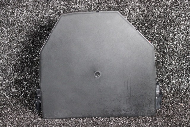 2014 W204 MERCEDES C63 AMG Front Driver Side Fuse Relay Sam Module ...