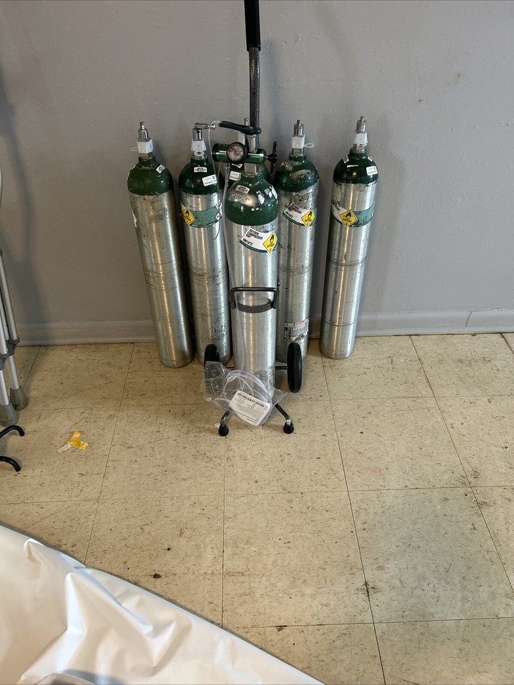 Medical Oxygen Tanks Size E, 680L (Empty) UN1072 - 6 Available An ...