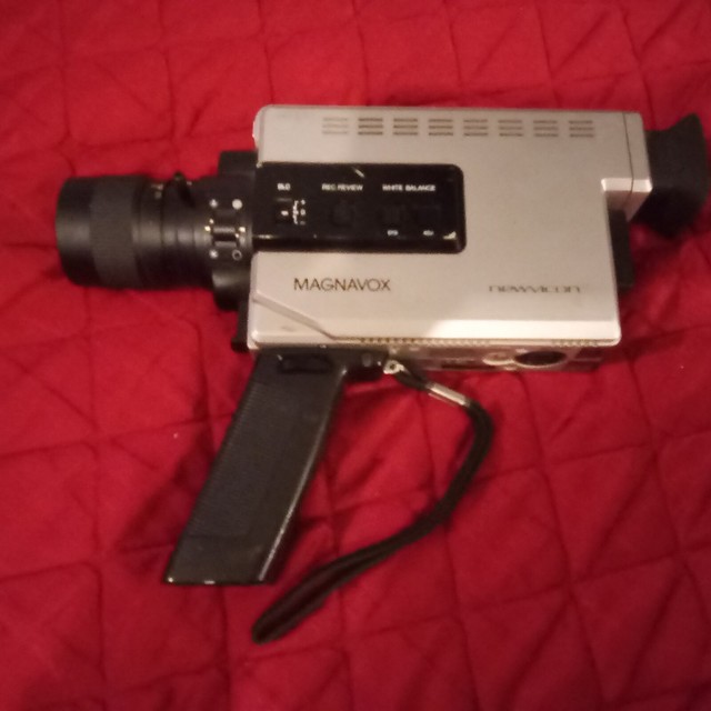 Magnavox Newvicon Video Camera 13-52mm f/1.4 TV zoom lens Model ...
