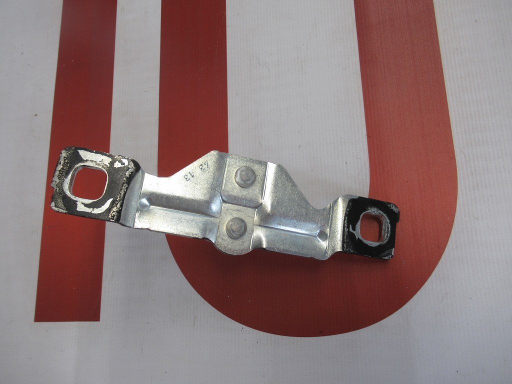 Audi A1 8X Sportback Schliessplatte Schliesshalter Schliessbügel ...