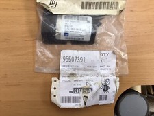 Vauxhall Mokka Front RH Wing Lower Fixing Bracket 42334482 for sale ...