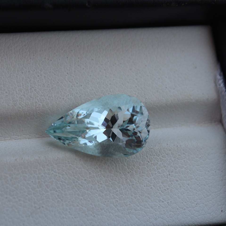 5.86 Cts Natural Light Blue Aquamarine Pear Cut Gemstone For Pendant ...