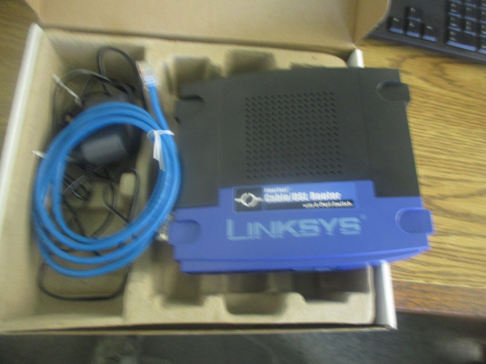 Linksys: BEFSR41 Ethernet Cable/DSL Router with 4-Port Switch. Includes ...
