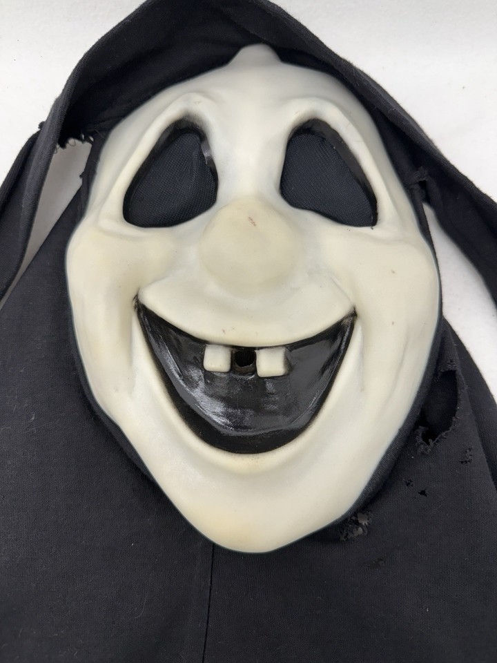 VTG 90s Fun World DIV Fantastic Faces Scream Mask Goofy Ghost Face ...