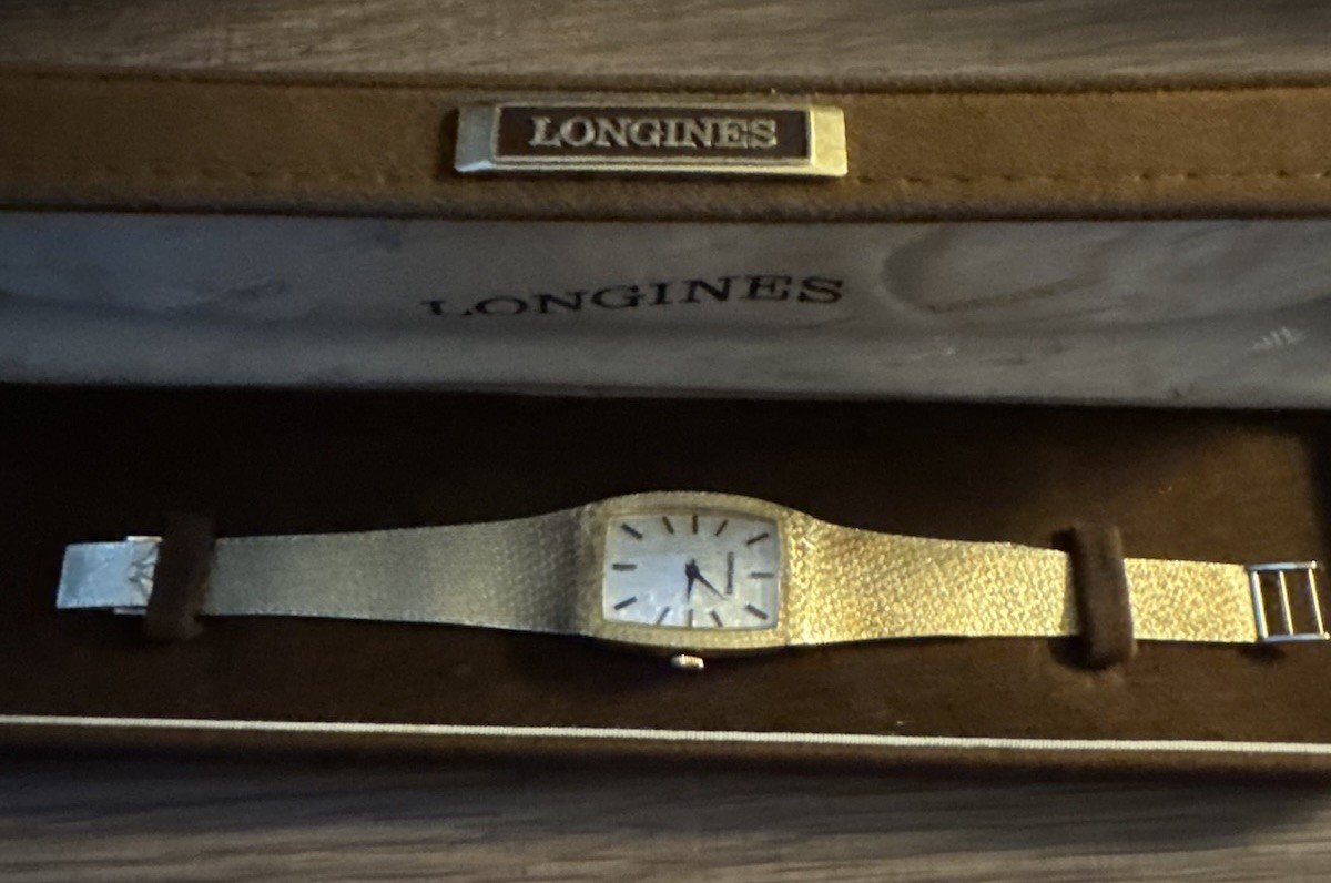 VINTAGE LONGINES 14k SOLID GOLD WATCH IN ORIGINAL BOX - Gem