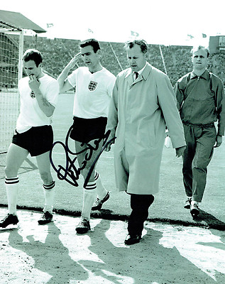 Peter SWAN Signed Autograph Sheffield Wednesday & England 10x8 Photo B ...