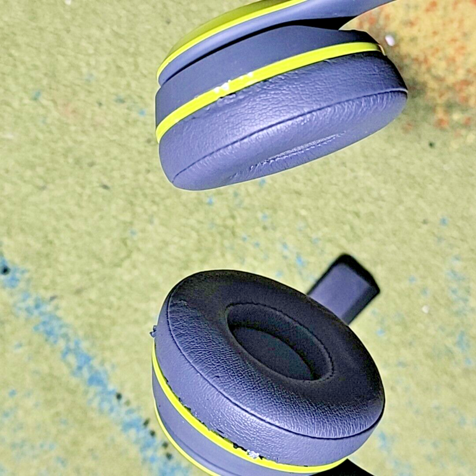 Beats Dre Solo2 Wireless On-Ear Headphones Green Defective One ...