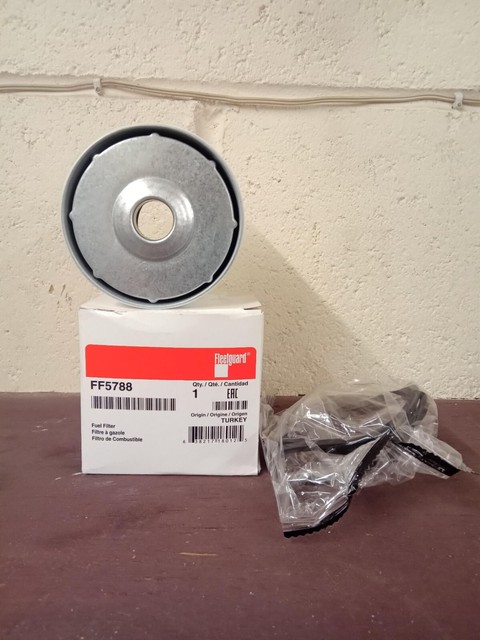 Fleetguard FF5788 Fuel filter 2526338 for sale online | eBay