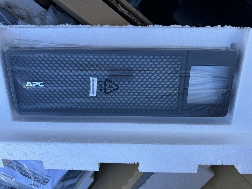 NEW IN BOX APC SRT5KRMXLT Smart UPS Rackmount UPS System =Free Local ...